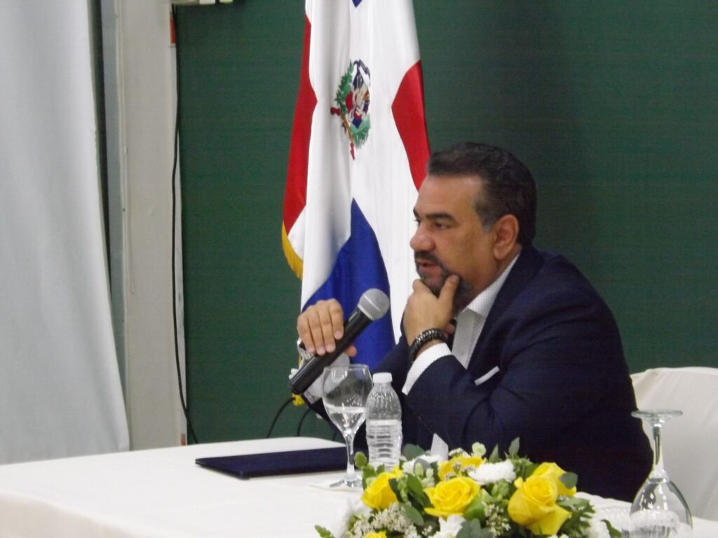 Arquitecto Rodolfo Pou presenta Conferencia en la UNPHU – Santo Domingo ...
